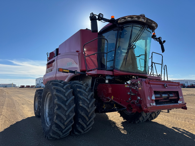 2025 CASE IH 8260 COMBINE COMBINE E00643358 USED