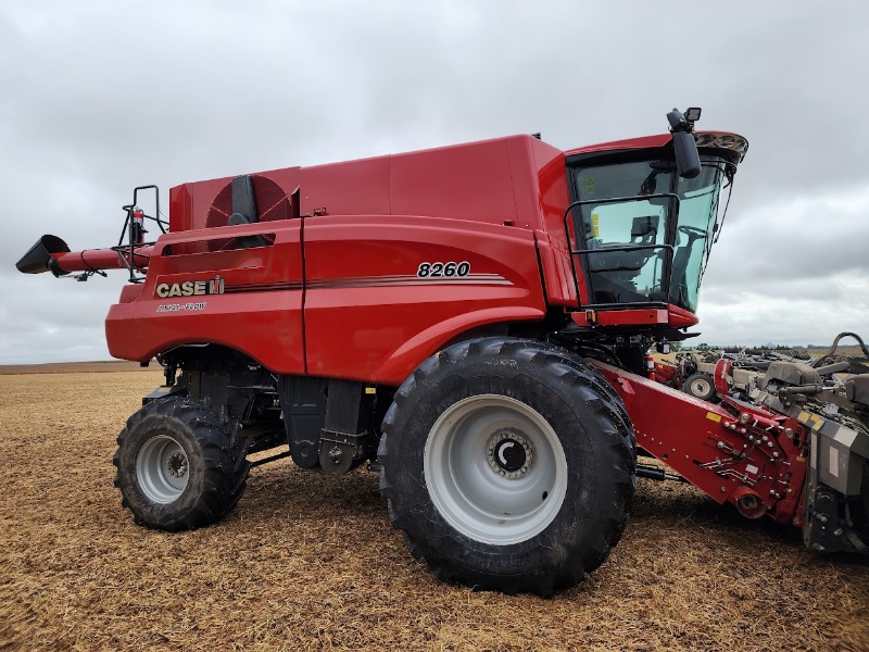 2025 CASE IH 8260 COMBINE COMBINE E00645266 USED
