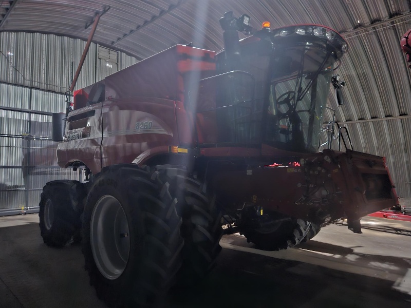 2025 CASE IH 8260 COMBINE COMBINE E00647791 USED