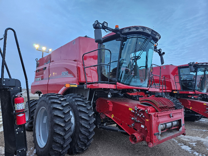 2025 CASE IH 8260 COMBINE COMBINE E00656697 USED