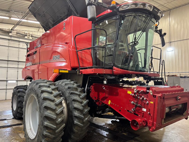 2025 CASE IH 8260 COMBINE COMBINE E00657077 USED
